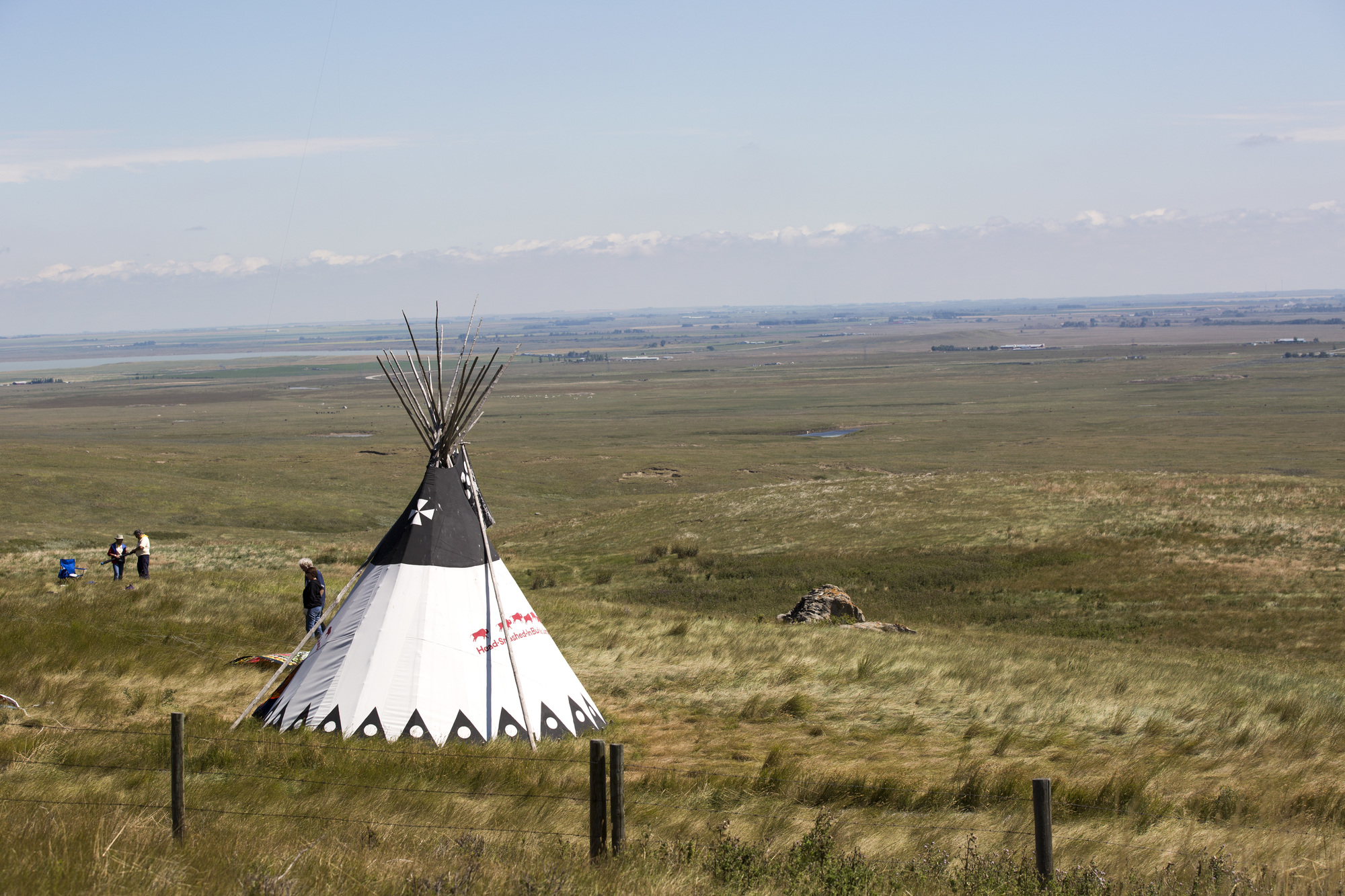 L'histoire du célèbre précipice à bisons autochtone Head-Smashed-In ...
